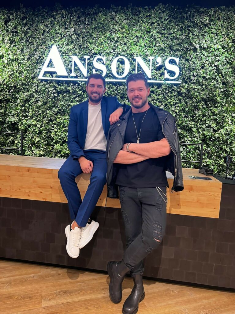 ANSON’S a aniversat în mod original un an de prezență ȋn România